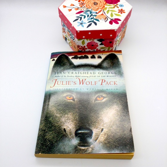 Scholastic | Other | Vintage 997 Julies Wolf Pack Book | Poshmark